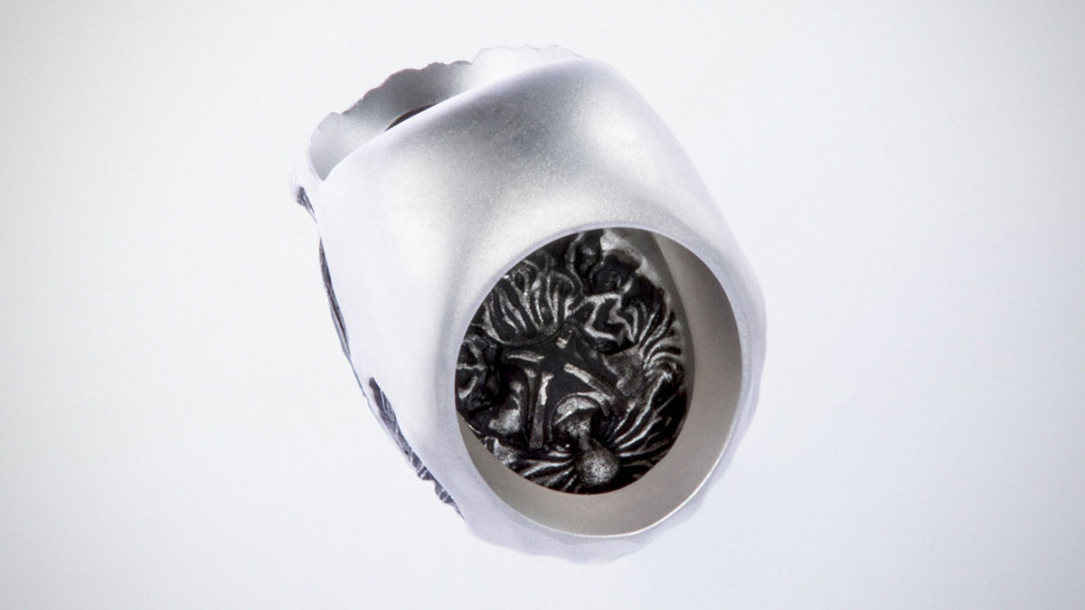 Here’s A Gorgeous Ring For Very Rich Fans Of Attack on Titan
