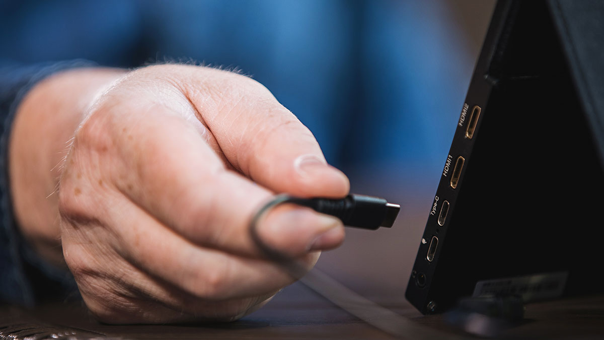 DeskLab Launches A Beautiful Portable 4K Touchscreen Monitor For Under ...