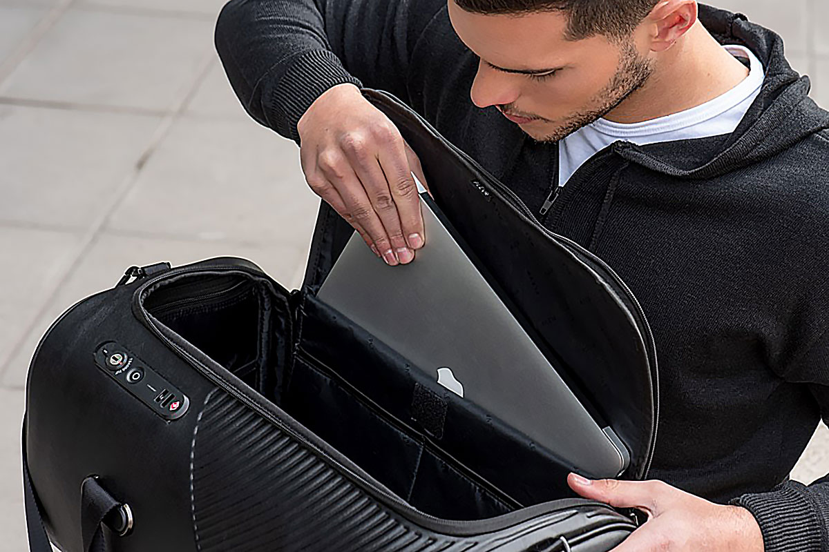 New Futuristic Backpack And Duffle Bag From Plevo Unlocks Using Face ID ...