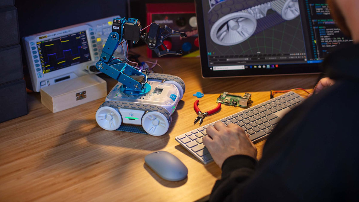 Sphero RVR Programmable Robot Is A More Complex Answer To DJI ...