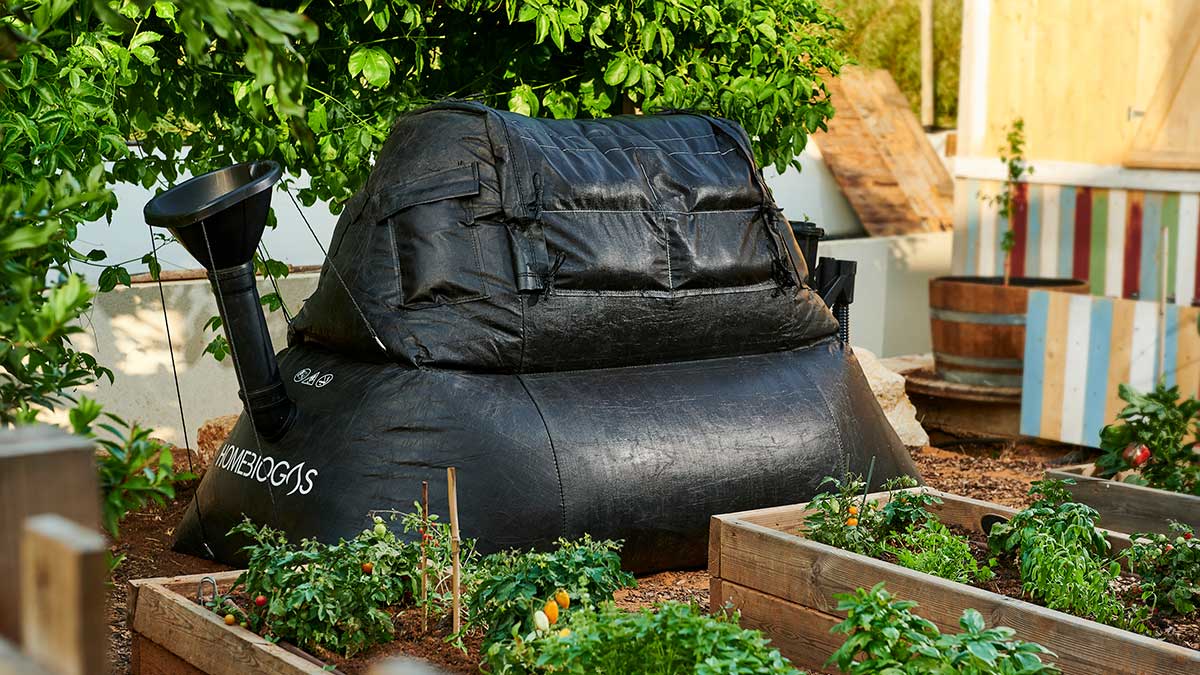 Get Free Gas For Cooking And Garden Fertilizer With This Backyard Bio ...