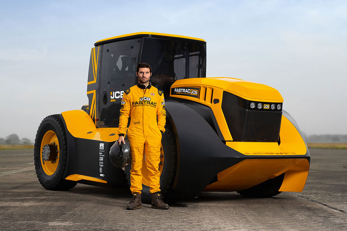 JCB And Guy Martin Now Holds The Record For The World’s Fastest Tractor ...