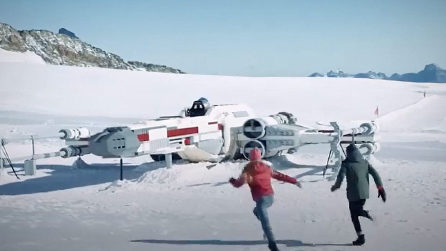 LEGO Marks 20 Years Of Star Wars By Putting A Life-size X-Wing On Top ...