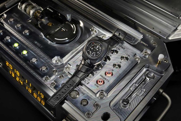 URWERK AMC Atomic Clock With Docking Watch System Goes On Sale In New ...