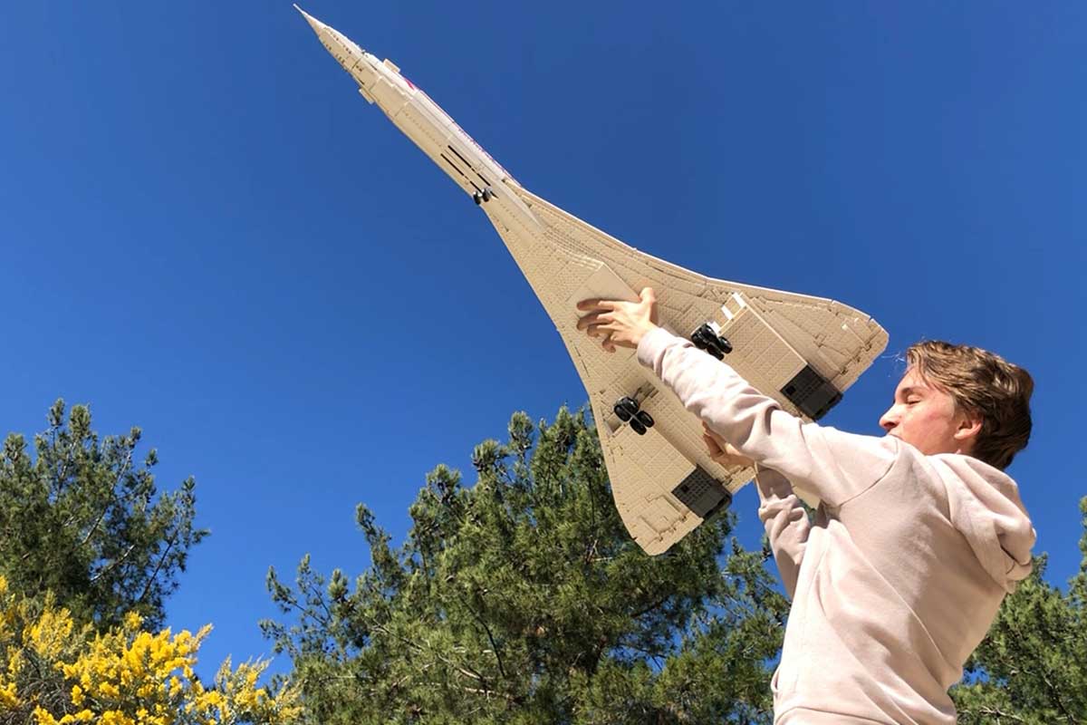 Holy Guacamole! Someone Built An Incredibly Detailed, 6000+ Pieces LEGO ...