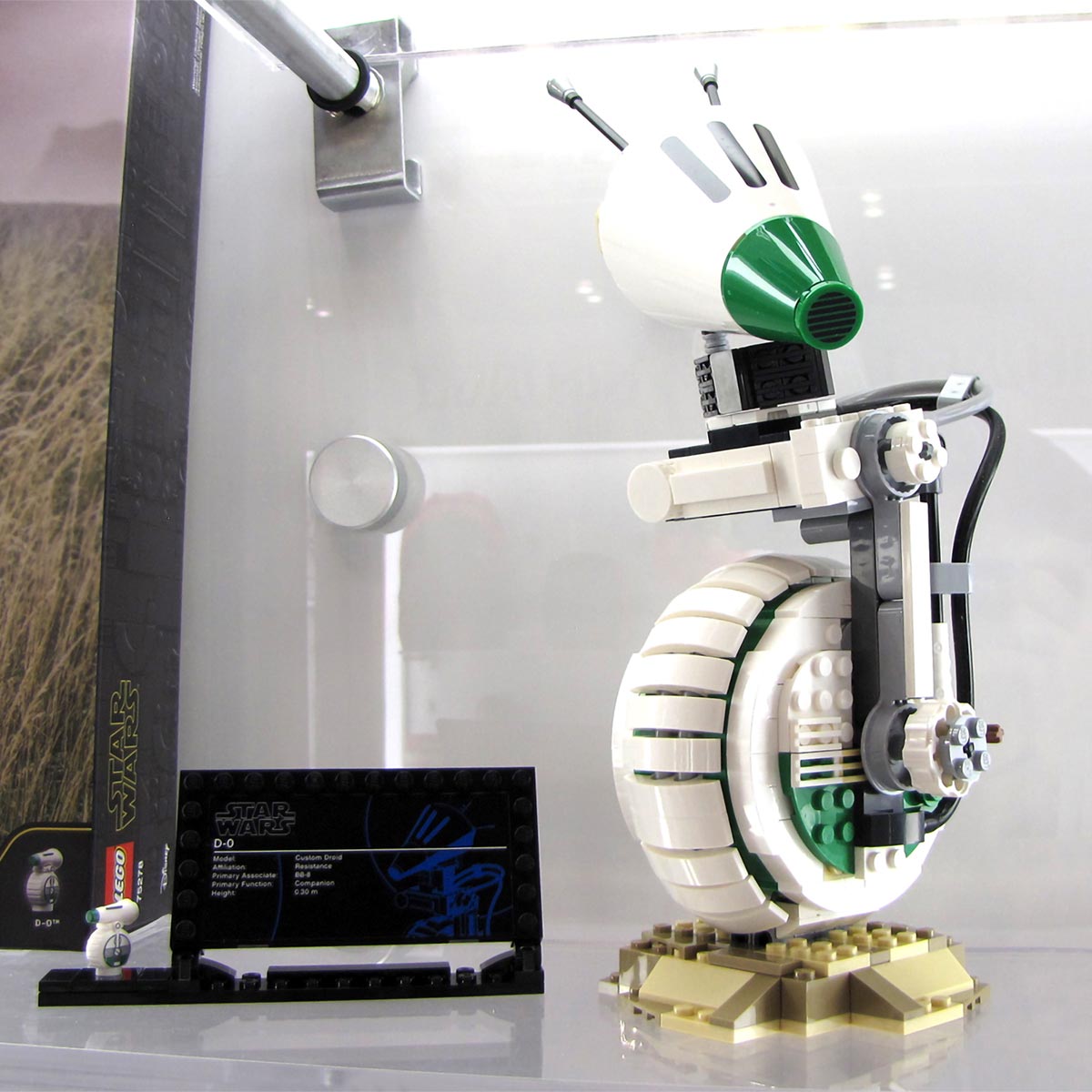 “UCS” LEGO 75678 Star Wars D-O Droid Set Arriving This April For $69.90