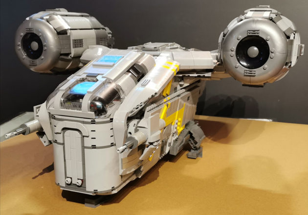 Once You Look This LEGO MOC Razer Crest, You Will Not Want To Look At ...