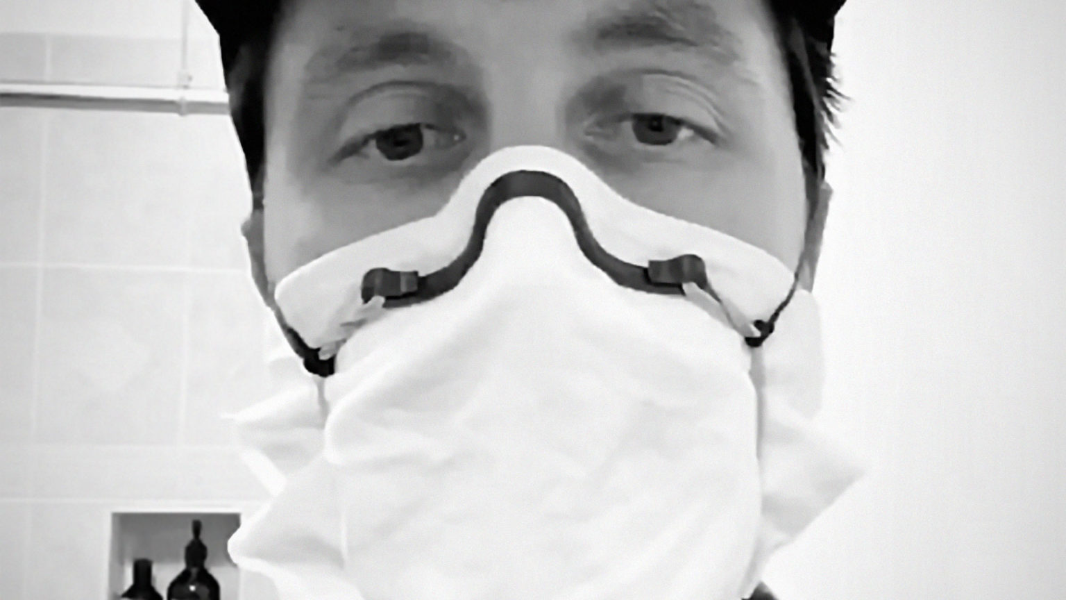 Dude Teach You How To Create The Custom Fit No-Sew Face Mask Using ...