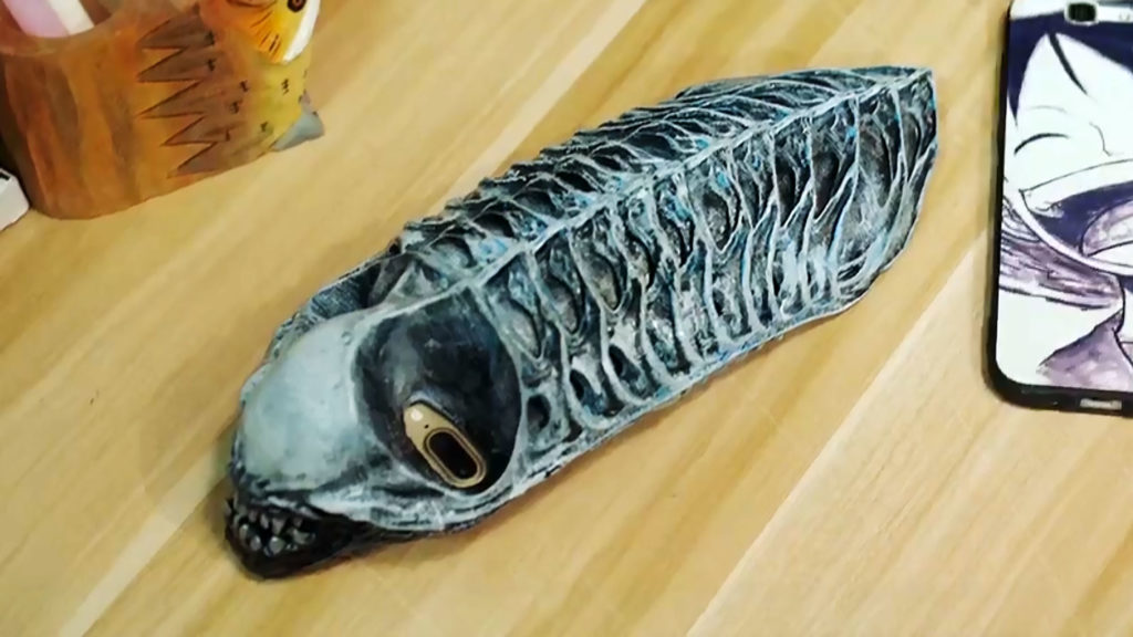 Crazy iPhone Case: Artisan Shell Creative Aliens Xenomorph Skull iPhone ...