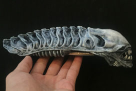 Crazy iPhone Case: Artisan Shell Creative Aliens Xenomorph Skull iPhone ...