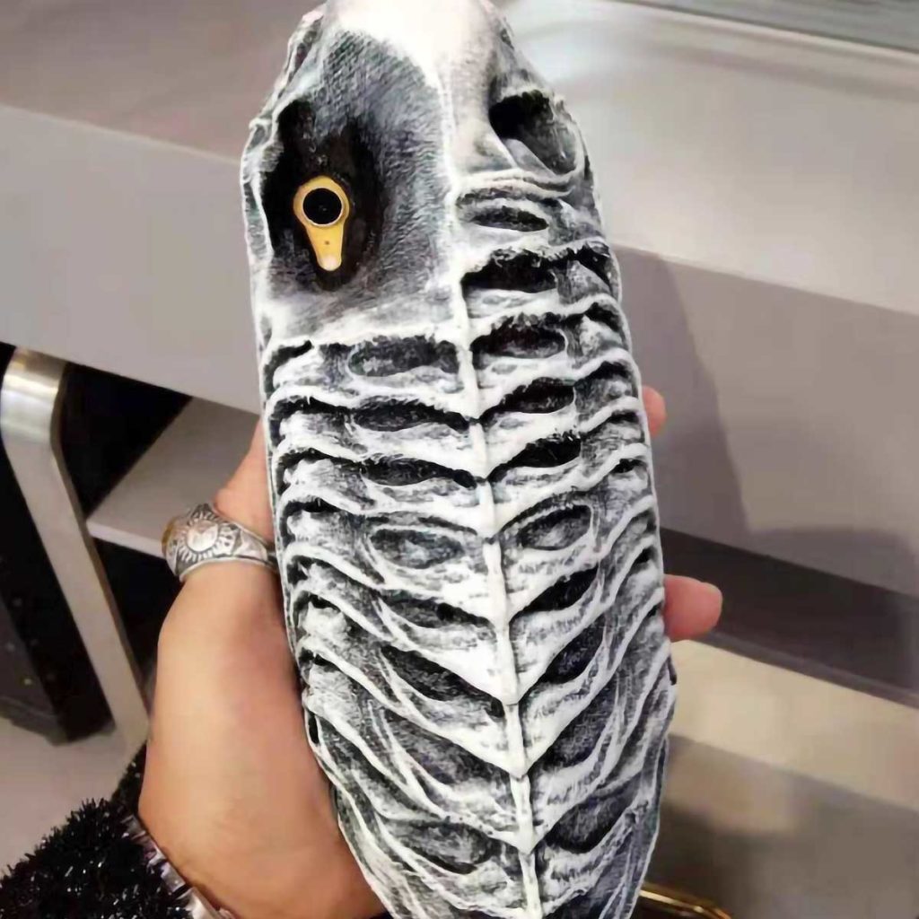 Crazy iPhone Case: Artisan Shell Creative Aliens Xenomorph Skull iPhone ...