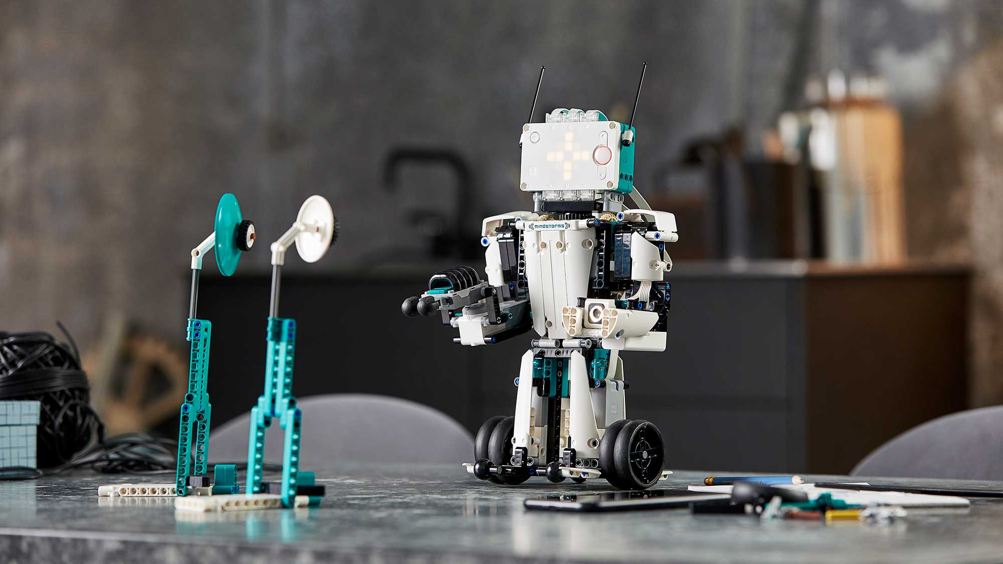 Give Your Kids A Head Start In Robotics With The New LEGO Mindstorms ...