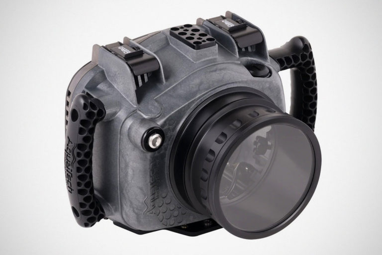 Reflex Water Housing Is The First Official Water Housing For Hasselblad ...