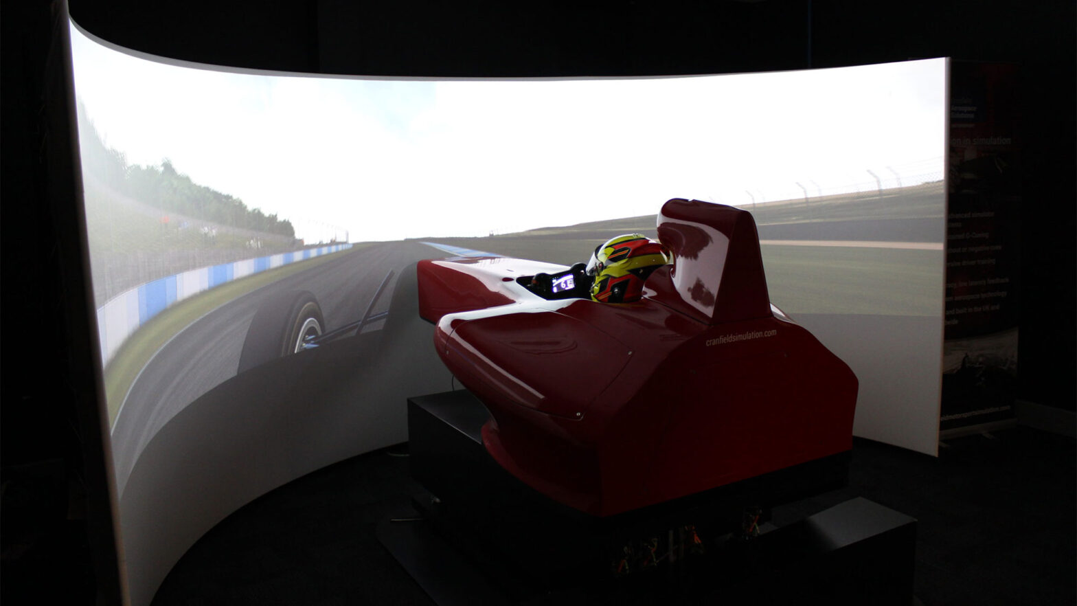 Cranfield Simulation: The World’s First Bespoke Full-motion Formula ...
