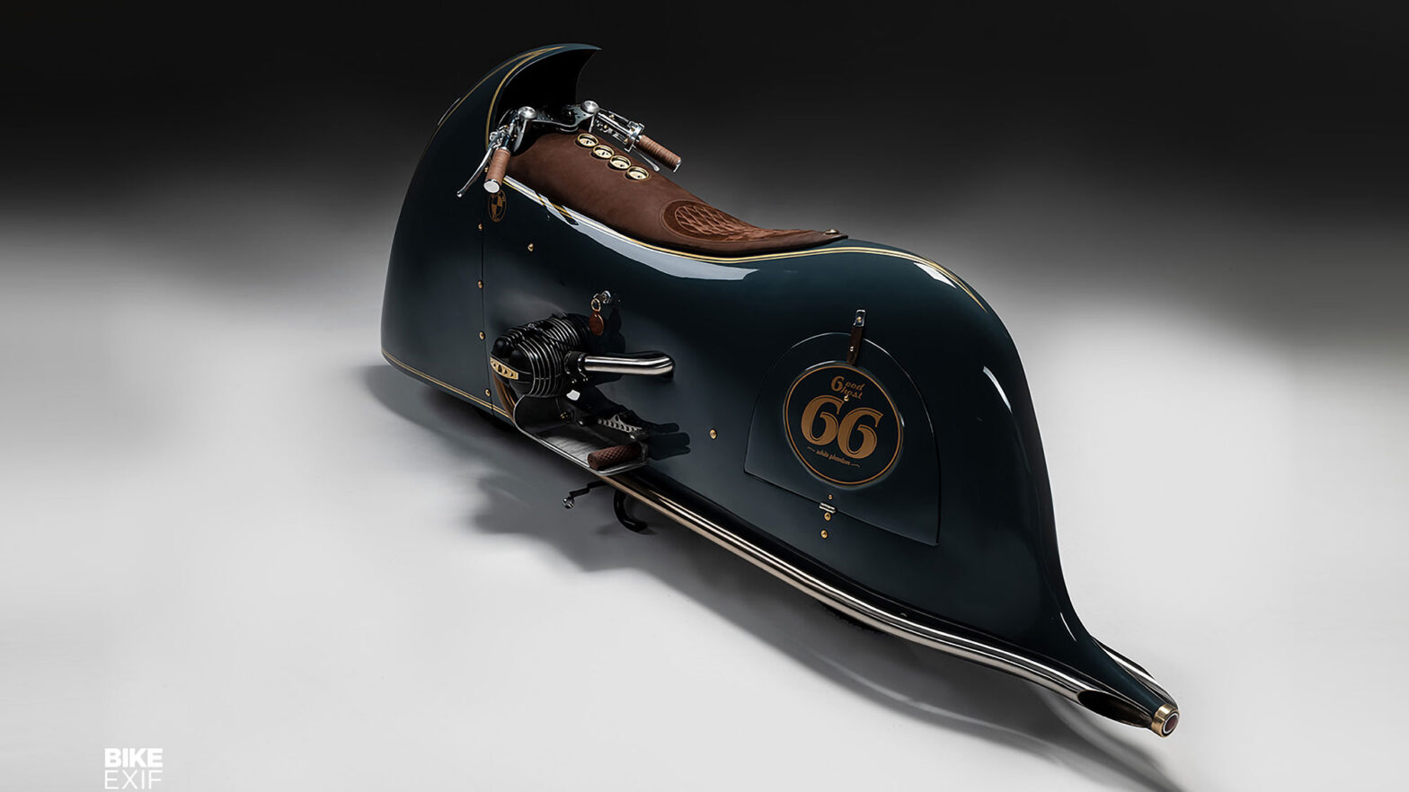 Good Ghost Is Custom Motorcycle That Oozes With Rocketeer And Steampunk ...