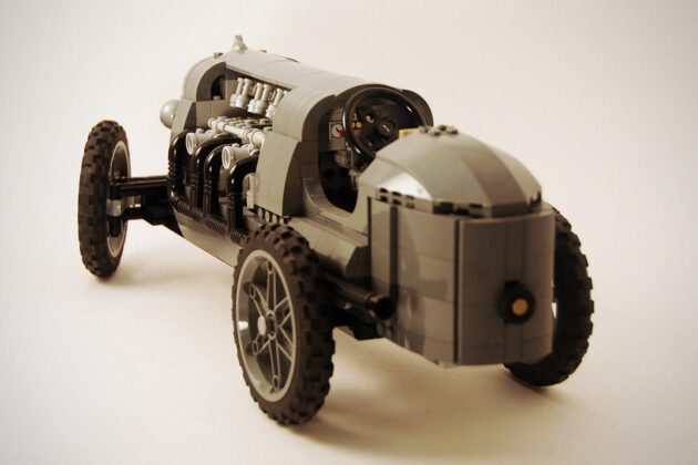 This Recreation Of A 1900s Race Car In LEGO Has Working Engine - Valves ...