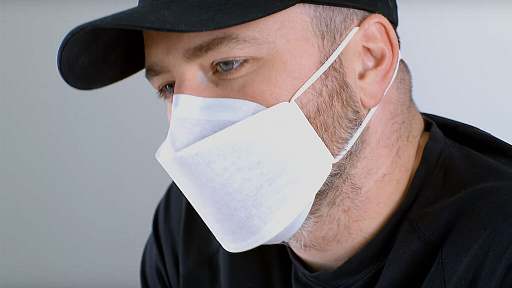 Apple Has Designed A Face Mask For Its Store Front Staff And Here's ...