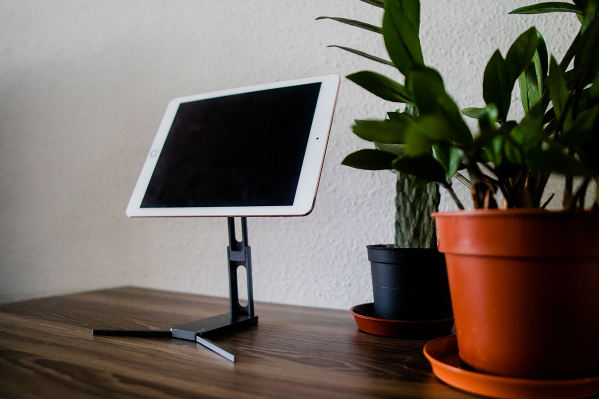 Lookstand 2.0: It Is A Phone Kickstand, A Elevating Stand And A Selfie ...