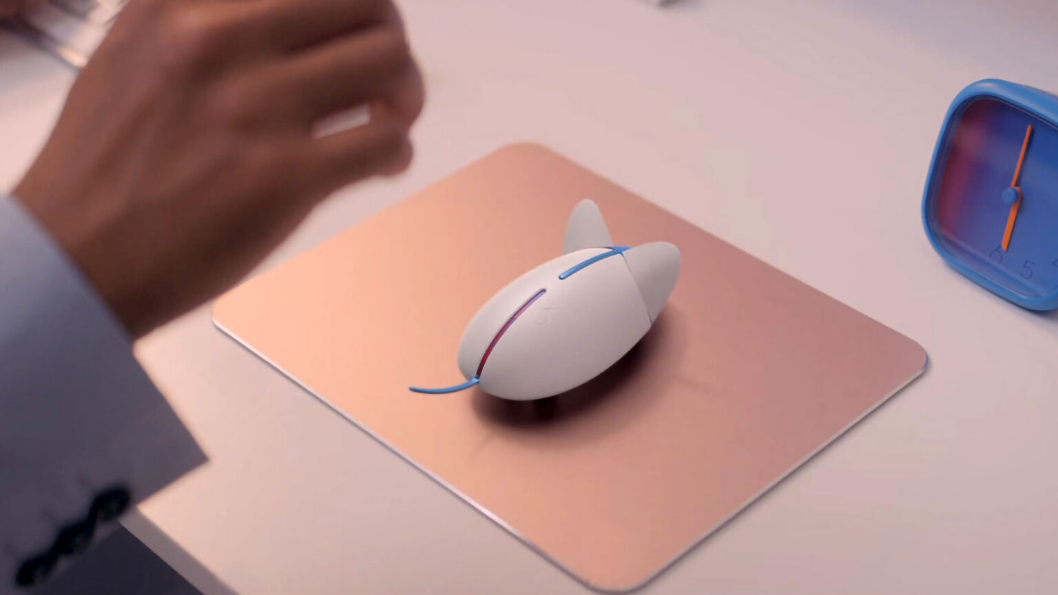 This Computer Mouse Will Literally Runs Away At The Strike Of 6