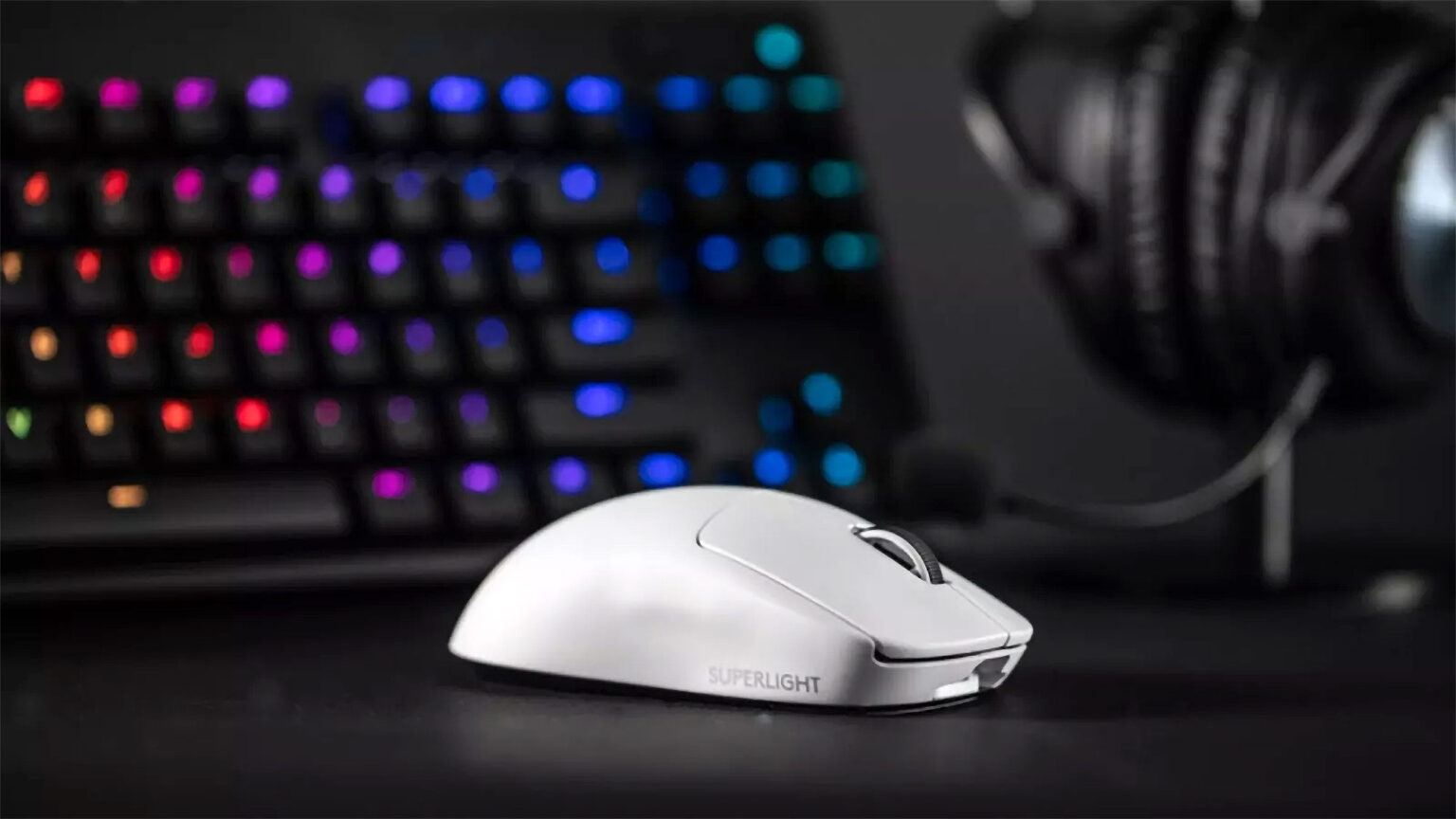 Logitech G PRO X SUPERLIGHT Might Be The Cleanest Looking Gaming Mouse ...
