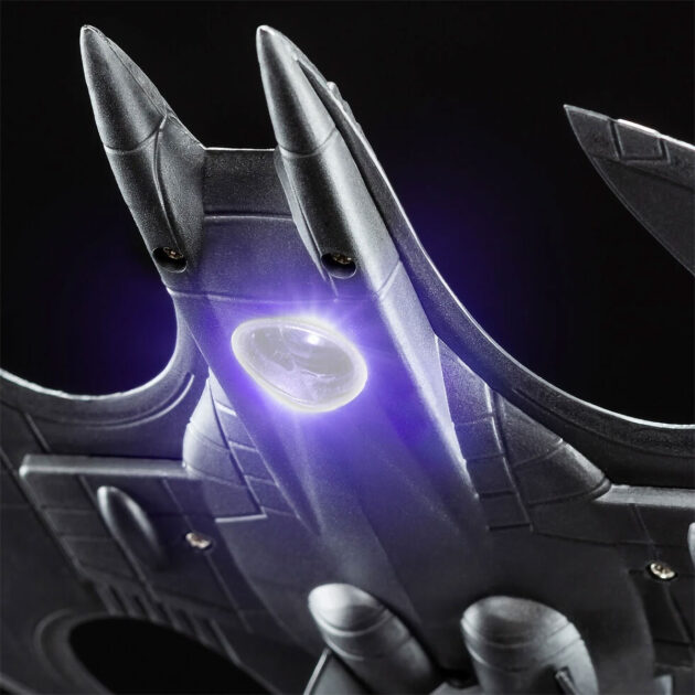 Batwing Posable Desk Light: Let Batman’s Trusty Aircraft Shine A Light ...