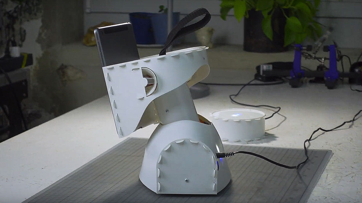 This DIY Telepresence Robot Will Turn Its Head As The Other Party Does So