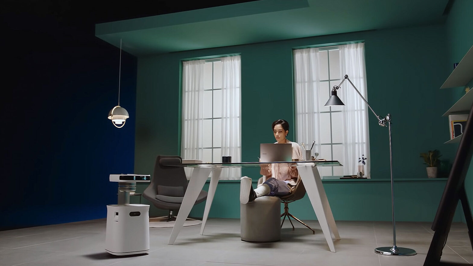 Samsung Vision Of Home Robots Include A One-arm Robot Called Handy