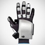 This Haptic Feedback VR Glove Will Make Digital Objects In VR World ...