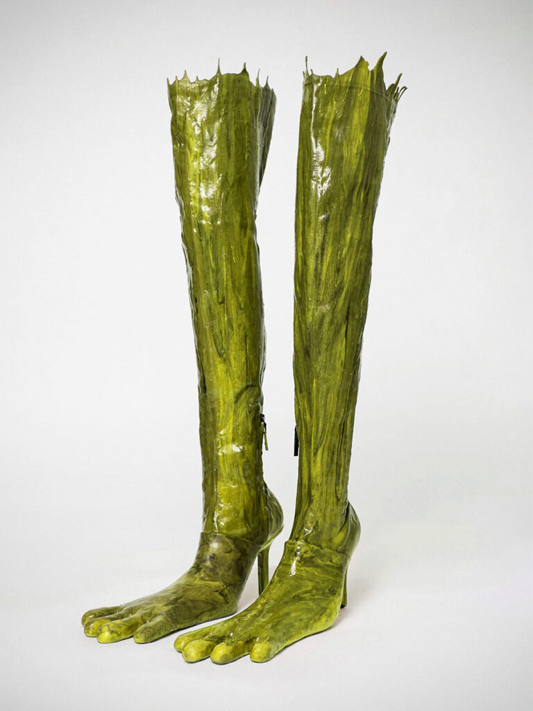 AVAVAV Four-toed Monster Feet Boots: Welcome To The Weird, Weird World ...