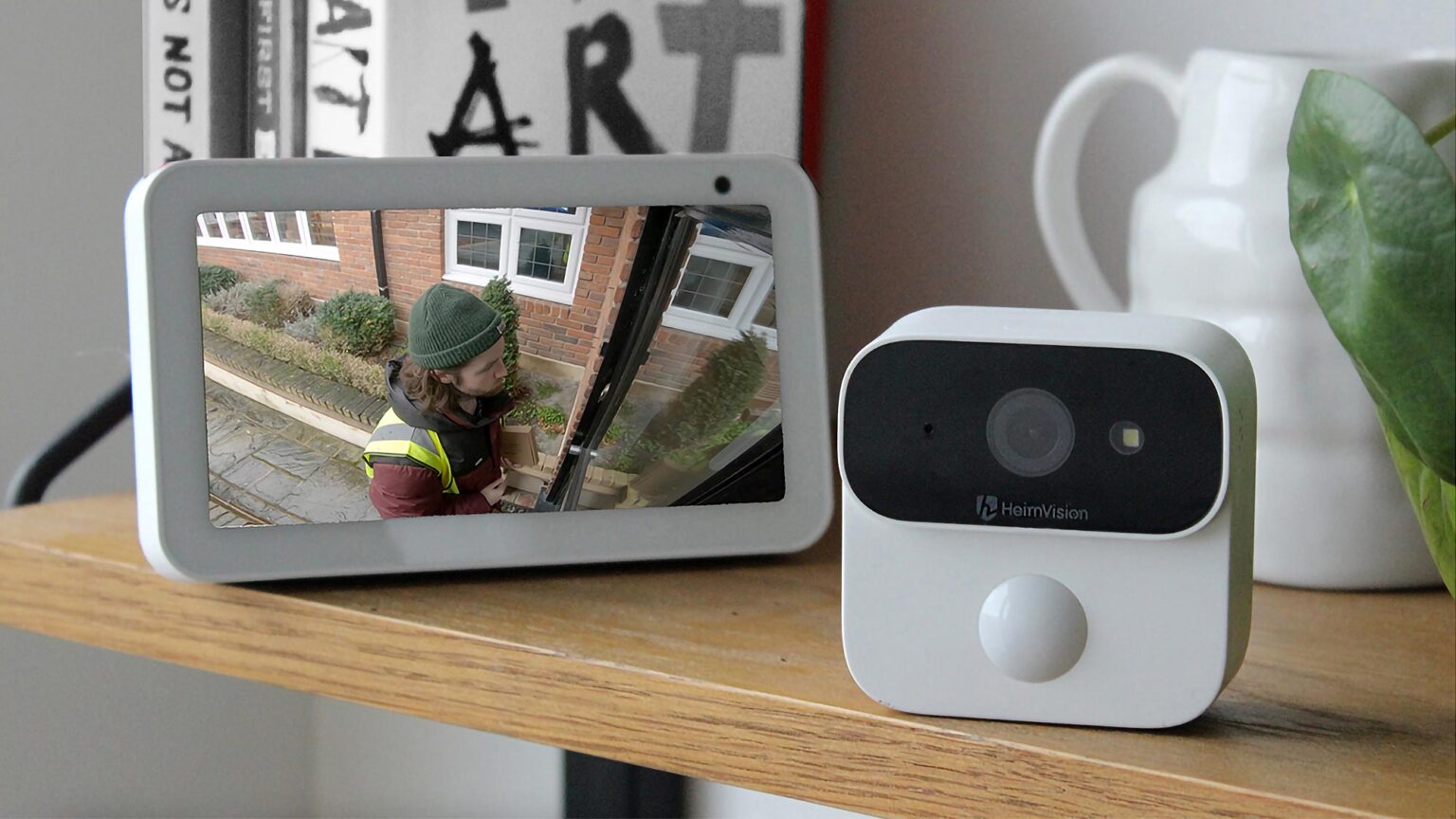 This 2k UHD Smart Home Security Camera Has All-year Battery And Comes ...