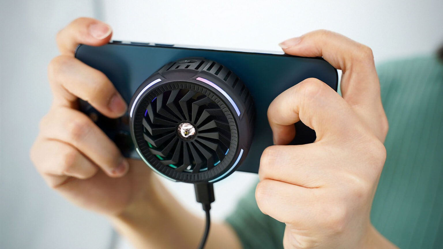 Meet KooKit, It Will Keep Your Phone Cool And Wireless Charged ...