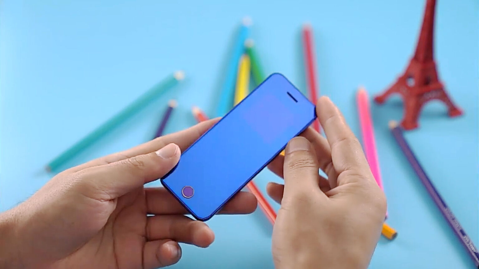 This Tiny Device Is NOT A Smartphone. It Is A "Semi Smartphone"