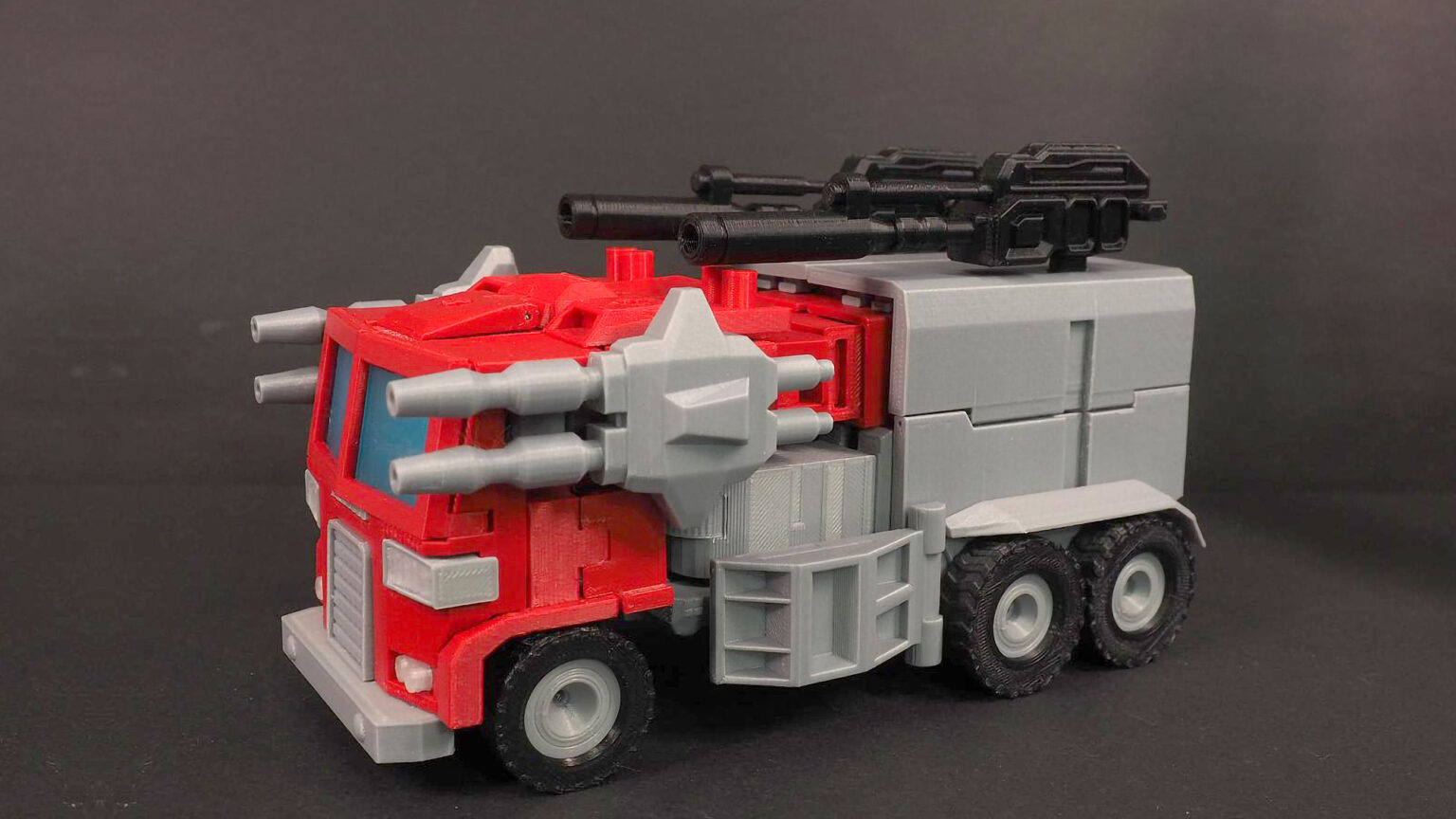 Someone 3D Printed A Transformable Marvel Transformers Optimus Prime ...