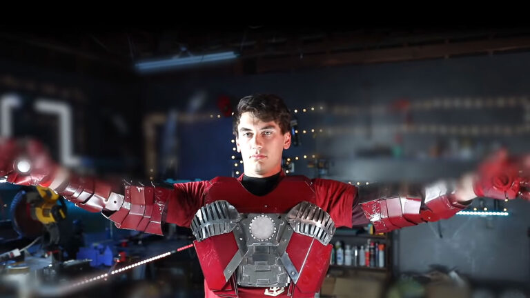 Watch Real Iron Man Mark V "Suitcase Armor" Unfolds Before Your Eyes