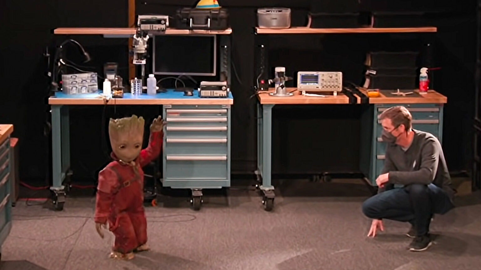 Walt Disney Imagineering Demonstrates Prototype Free-roaming Robotic ...