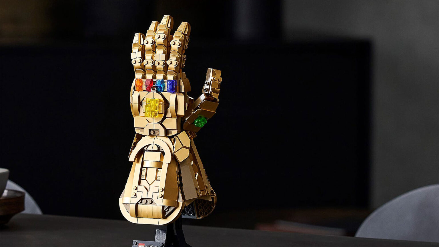 There Is Finally An Official LEGO Infinity Gauntlet, But It Ain’t Huge ...