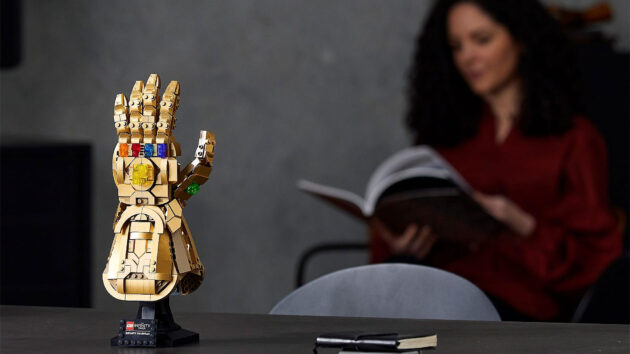 There Is Finally An Official LEGO Infinity Gauntlet, But It Ain’t Huge ...