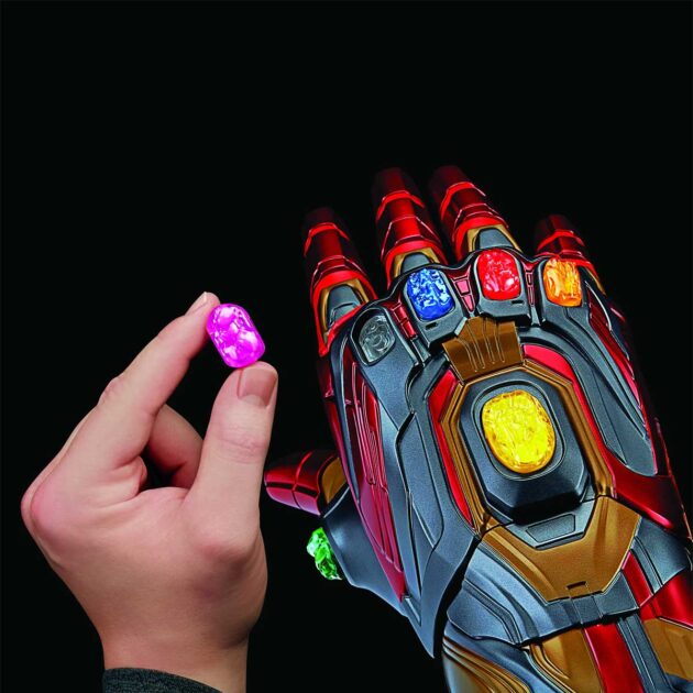 You Can Actually Snap Your Fingers With The Marvel Legends Series Iron ...