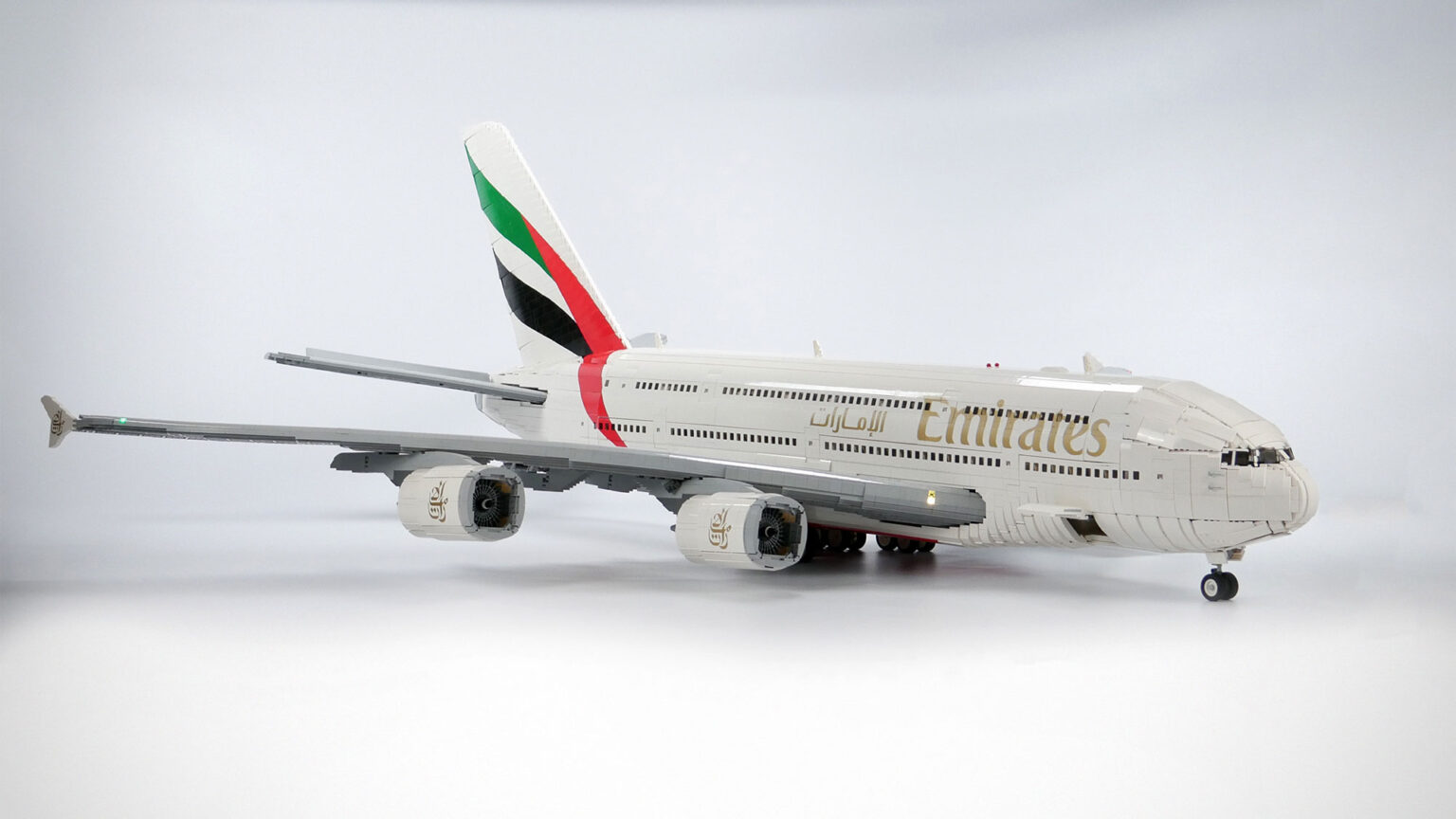 BigPlanes’ Latest LEGO MOC Airplanes Is 6 Feet Long And Has A Wingspan ...