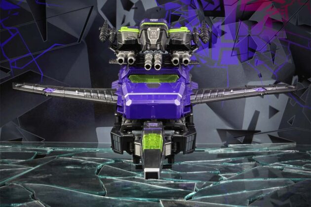 Transformers Generations Shattered Glass Jetfire & IDW’s Shattered ...