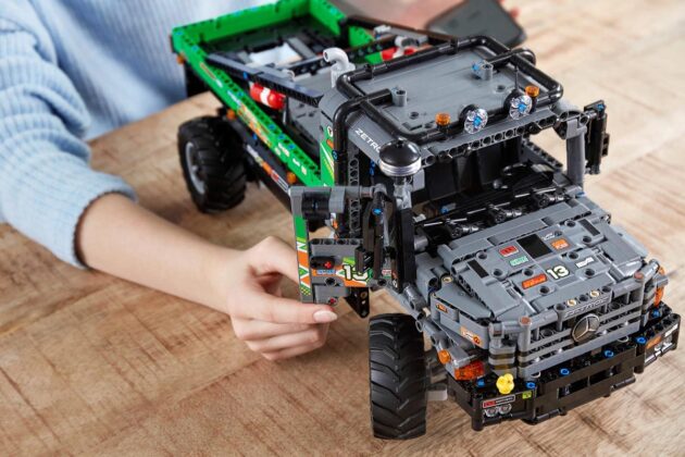 LEGO 42129 Technic 4x4 Mercedes-Benz Zetros Trial Truck - 'nuff Said