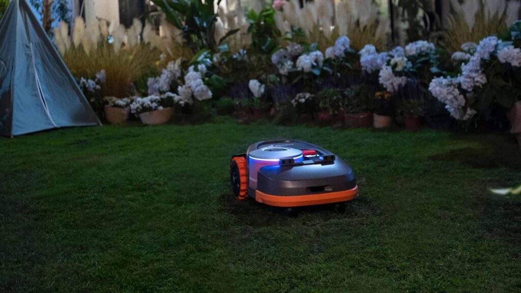 Segway Introduces Robot Lawnmower With GPS And EFLS That Is Accurate To ...