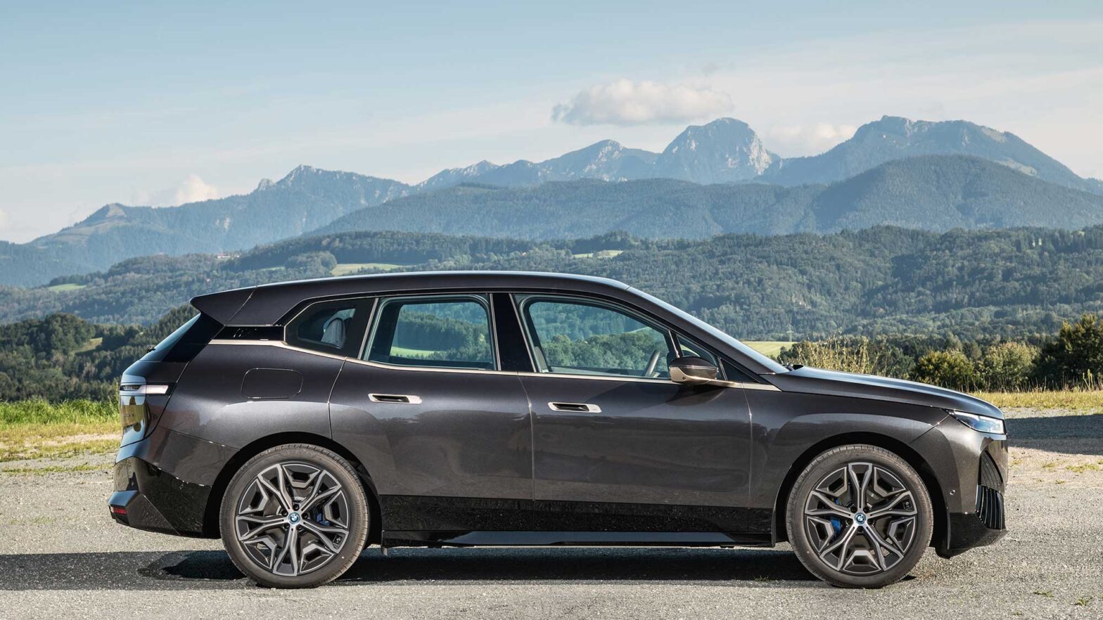 2022 BMW iX All-Electric SUV: The Look Will Grow On You. I Promised!