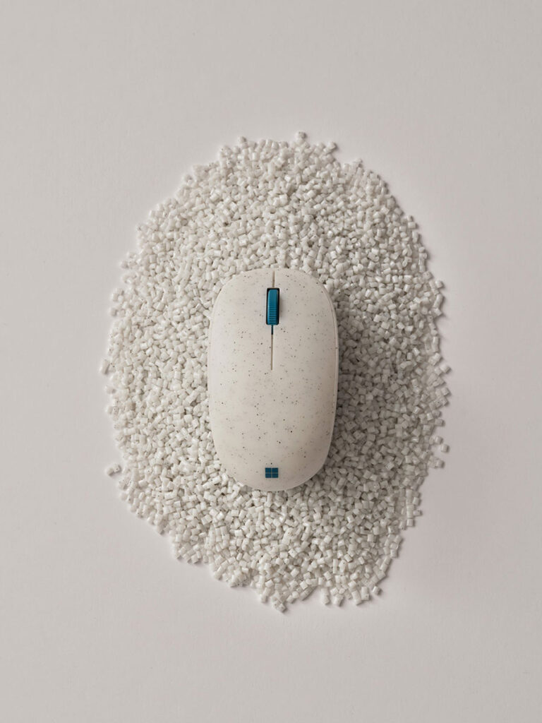 The Shell Of This Computer Mouse Uses 20% Recycled Ocean Plastic