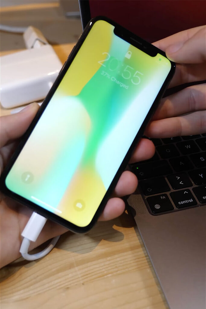 Behold! The World’s First iPhone With USB-C Port!