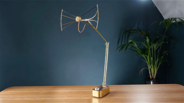 This DIY Suspended Microphone Oozes With Retro Vibe