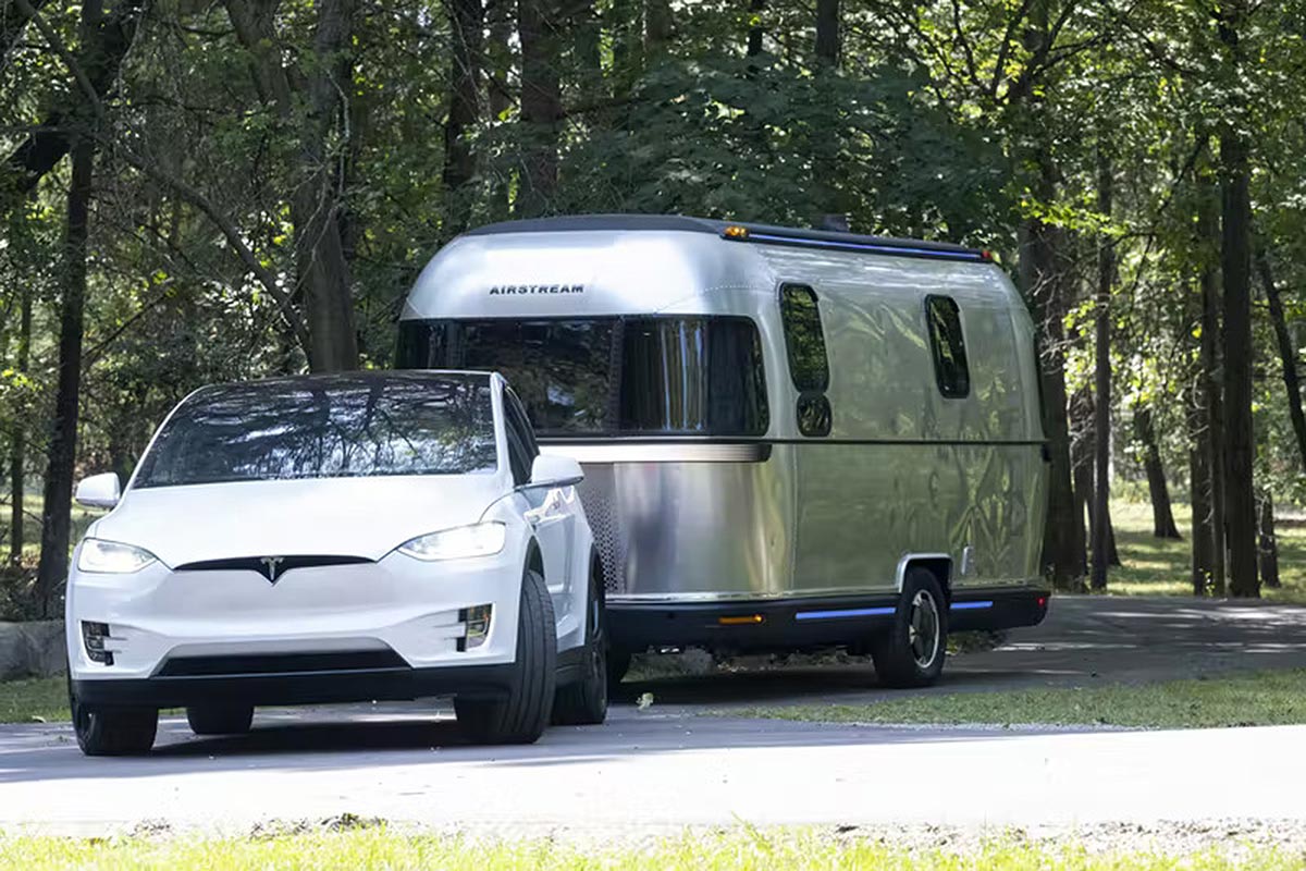 Thor Industries Electric RV Concepts Include A Self-propelled Electric ...