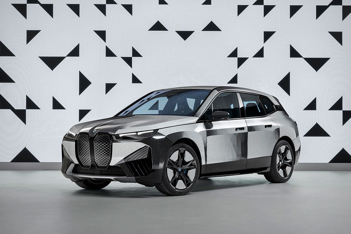 Thanks To An E-ink Car Wrap, This BMW iX Can Change Color And Patterns