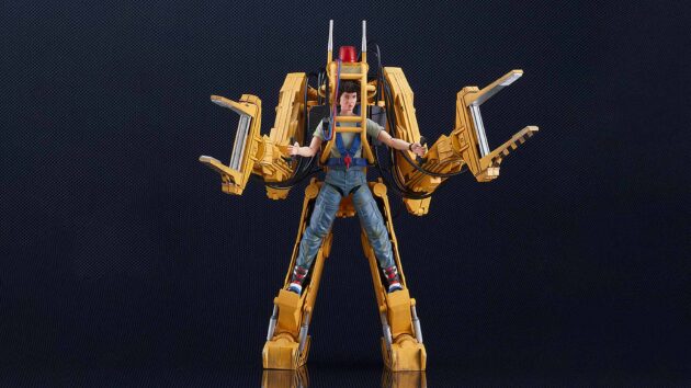 Moderoid Power Loader Model Kit Comes With A Removable Ellen Ripley ...