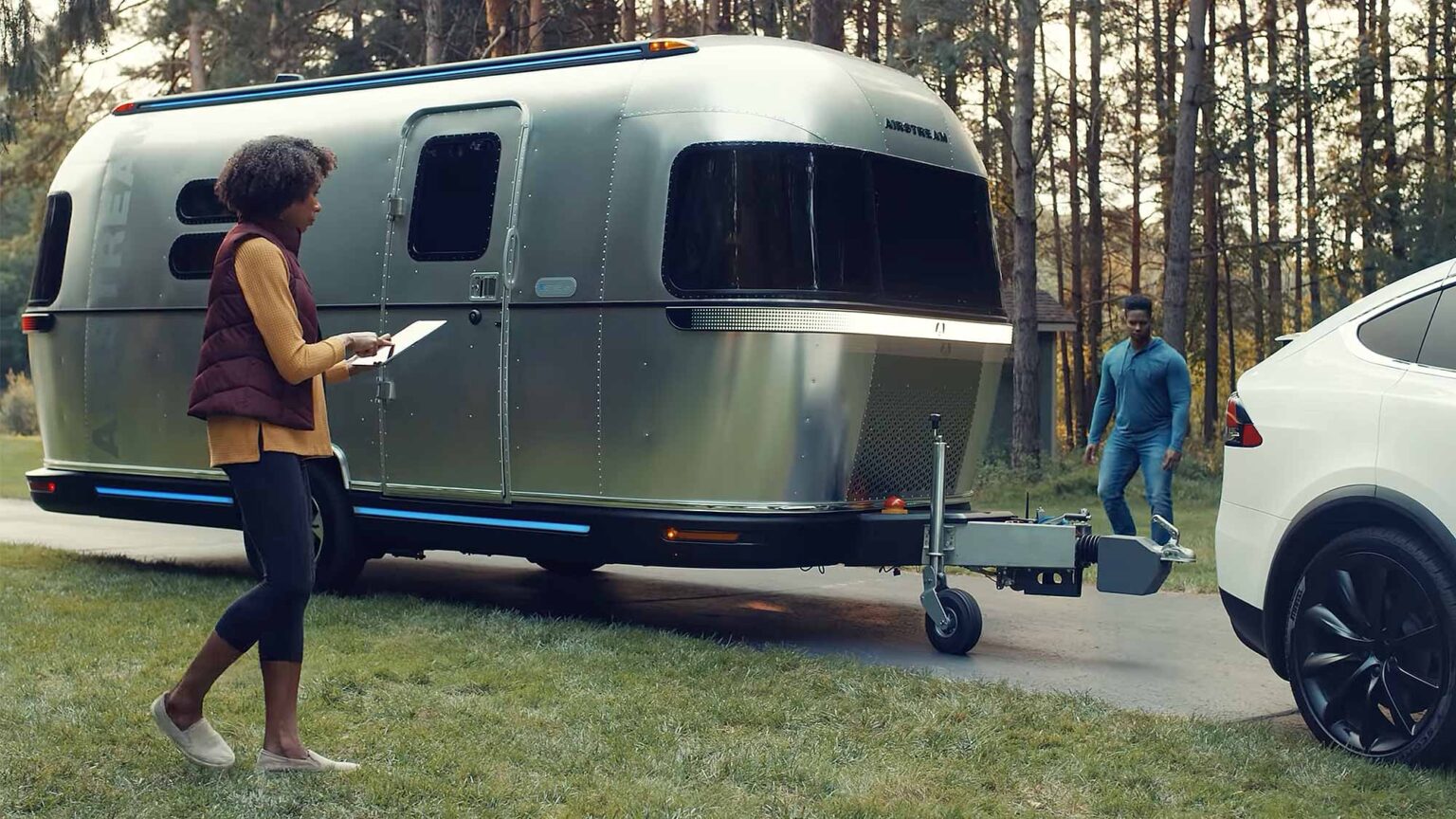 Thor Industries Electric RV Concepts Include A Self-propelled Electric ...